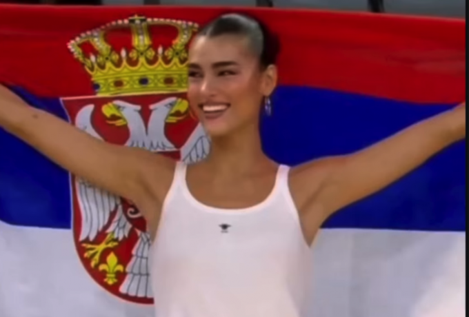 Η εντυπωσιακή φίλη της Σερβίας, που μαγνήτισε τον φακό στο φιλικό με την Ελλάδα (vid) | SDNA